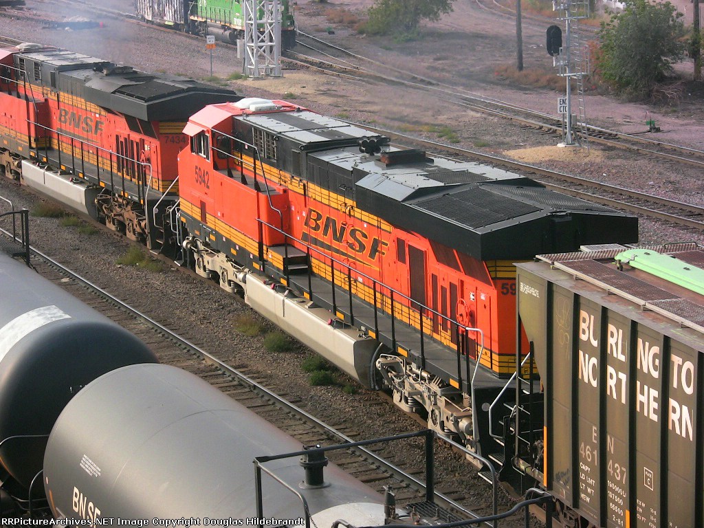 BNSF 5942